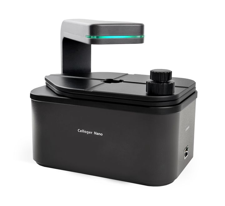 Automated live cell imaging system