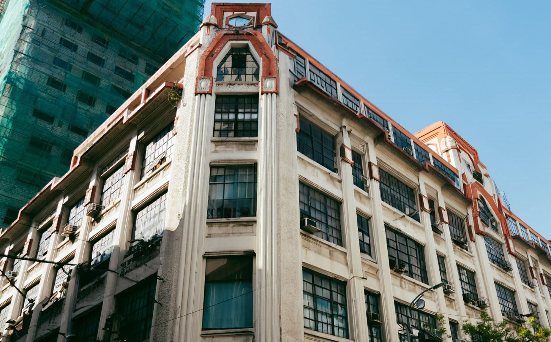 Heritage Structure Turned Public Commercial Hub
